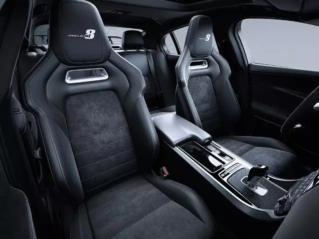Jaguar XE SV Project 8 a fost dezvăluit cu o etichetă de preț de 200.000 USD 79132_2