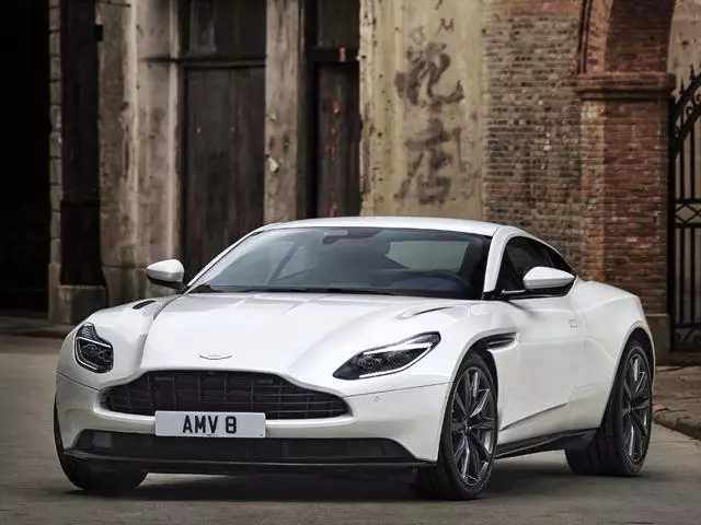 Прыбыў Aston Martin DB11 з рухавікам AMG V8 79160_1