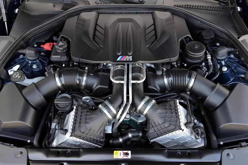 A استعمال ٿيل BMW M6 Gran Coupe هڪ نئين 8 سيريز لاءِ بهترين متبادل آهي 7923_8