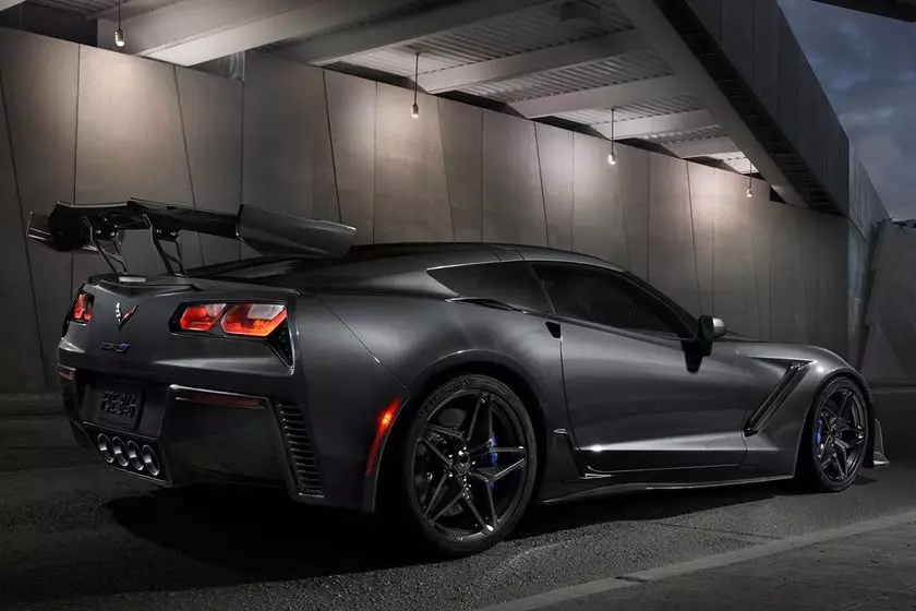 Автомобилската несреќа на Corvette ZR1 Pace заработи милиони на Chevy во експозиција 79292_6