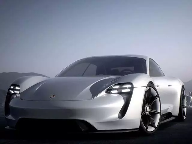 Porsche vrea să electrifice jumătate din mașinile sale până în 2023 79341_1
