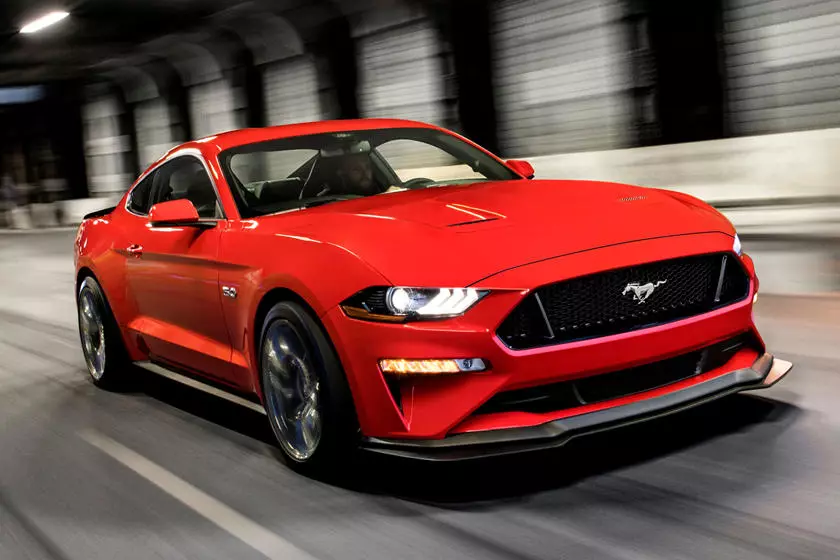 2018-2021 Ford Mustang Coupe Vooraanzicht Rijden