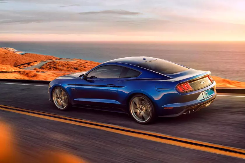 2018-2021 Ford Mustang Coupé Seitenansicht Fahren