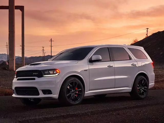 2018-يىلدىكى دوجې دۇرانگو SRT 475 HP لىق ئائىلە توشۇش ماشىنىسى ، ئۈچ رەت قىزىق تاياق 79381_1