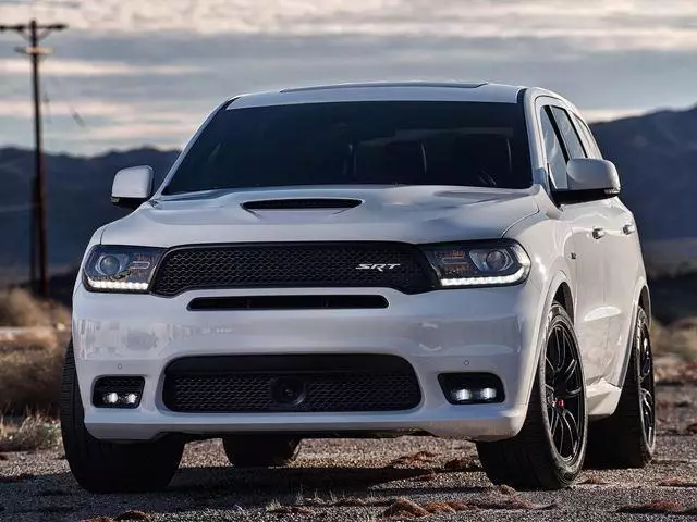 Dodge Durango SRT na 2018 shine Jirgin Iyali na 475-HP, sandar zafi mai layi uku 79381_4