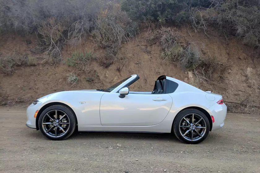 2019 MX-5 Miata හි Mazda නිහඬව වැඩි බරක් ඉතිරි කර ගත් ආකාරය මෙන්න 79734_6