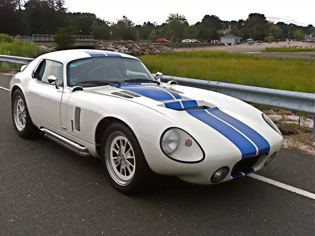 Ditemukan: 1965 Superperformance 'Pete Brock' Shelby Daytona Coupe 79875_1