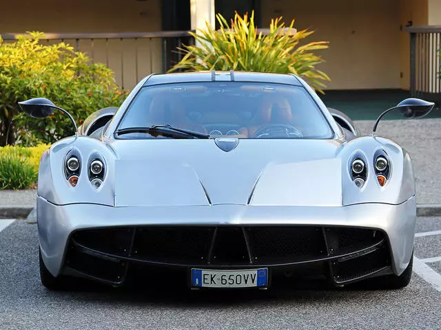 „Pagani Huayra“ atvyksta į Ameriką 2013 m. viduryje 79993_1