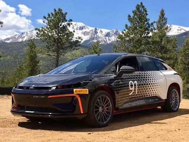 Faraday Future ferovere Pikes Peak rapper dan in Tesla Model S 80155_1