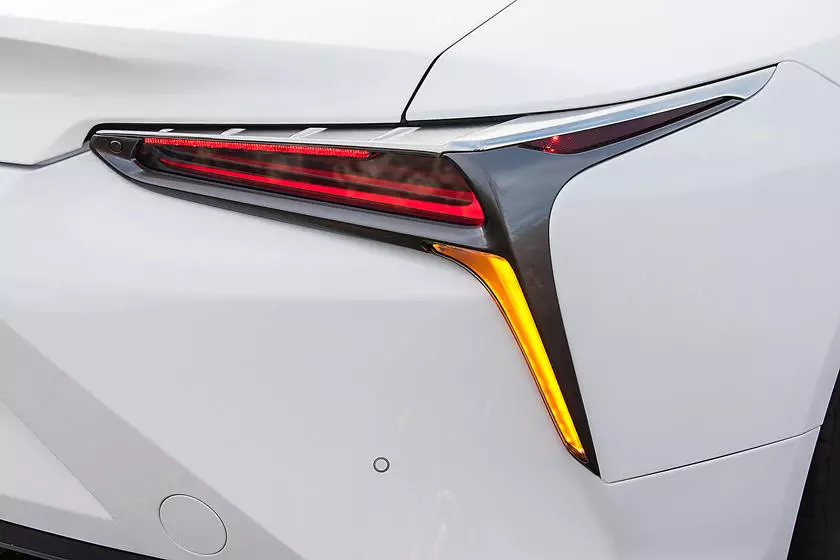 Bạn có thể mua một chiếc Lexus LC đã qua sử dụng với giá giảm $ 40.000 80464_6