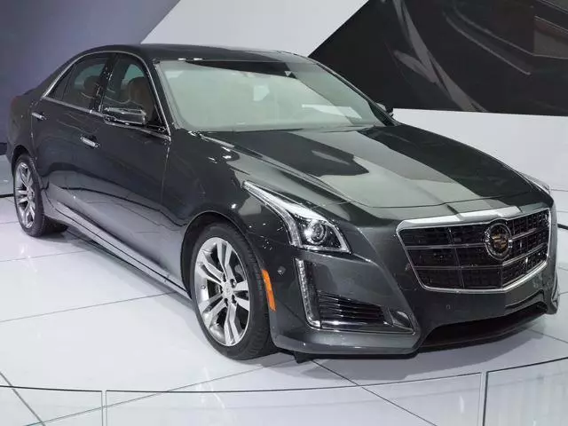 GM Design Boss: Lincoln មិនមែនជាអ្នកប្រកួតប្រជែង Cadillac ទេ។ 80467_1