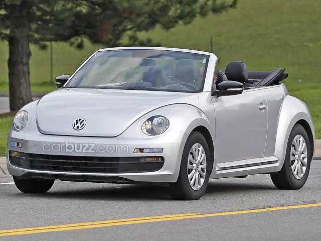 Beetle Cabrio Spied Undisguised 80511_1