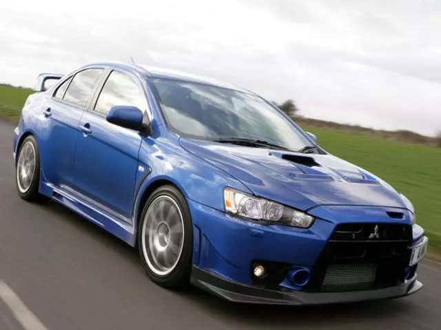 Pwochen Mitsubishi Evo pral yon Hybrid 500HP 80512_1