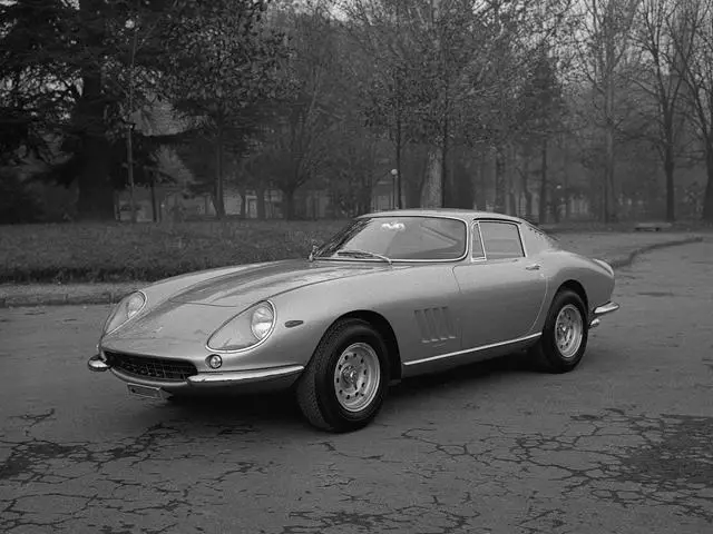 El Ferrari 275 GTB4 de Steve McQueen restaurado por Ferrari Classiche 80537_1