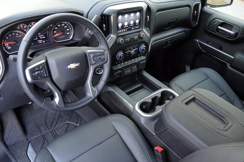 ការពិនិត្យឡើងវិញនៃការធ្វើតេស្តសាកល្បង Chevrolet Silverado 1500 ឆ្នាំ 2018: ប្រកាន់ខ្ជាប់នូវរូបមន្តបុរាណ 8071_13