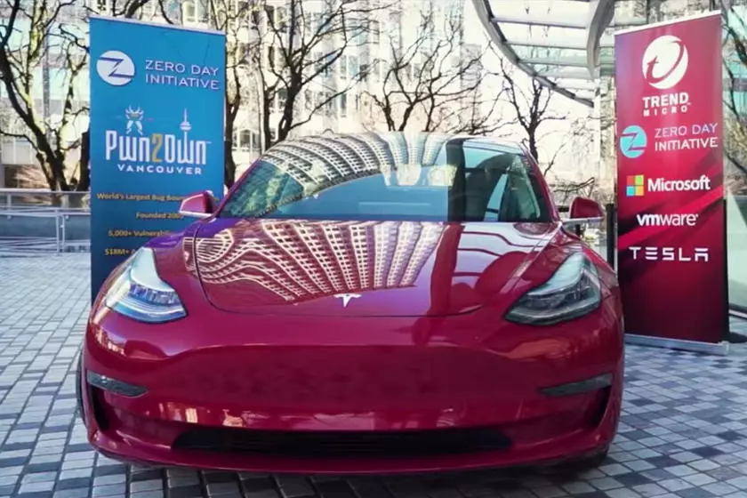 Հաքերները շահել են Tesla Model 3-ը ծրագրային ապահովման թերությունները բացահայտելուց հետո 80848_1