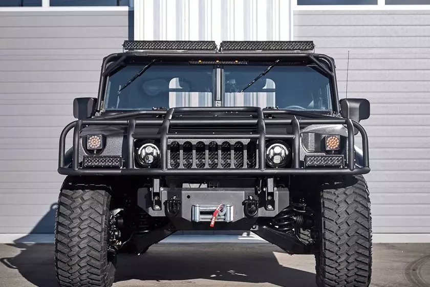 អ្នកអាចទិញ Reborn Hummer H1 ឥឡូវនេះ 80992_1