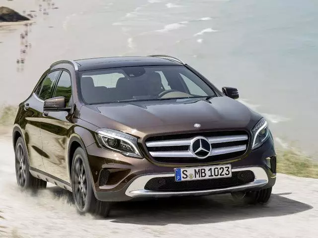 Mercedes-Benz GLA אָפפיסיאַללי אַנוויילד 81161_2