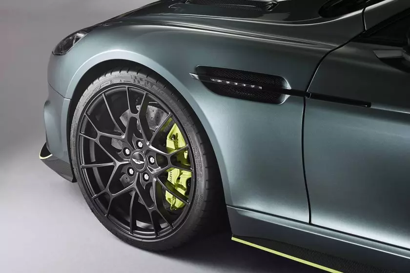 Aston Martin Rapide AMR — высокопроизводительный седан мощностью 580 л.с. 81341_6