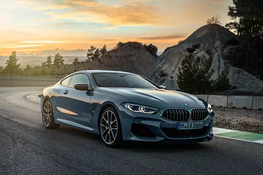 BMW 8 Series Reimagined որպես միջին շարժիչով Ferrari կործանիչ 81368_7