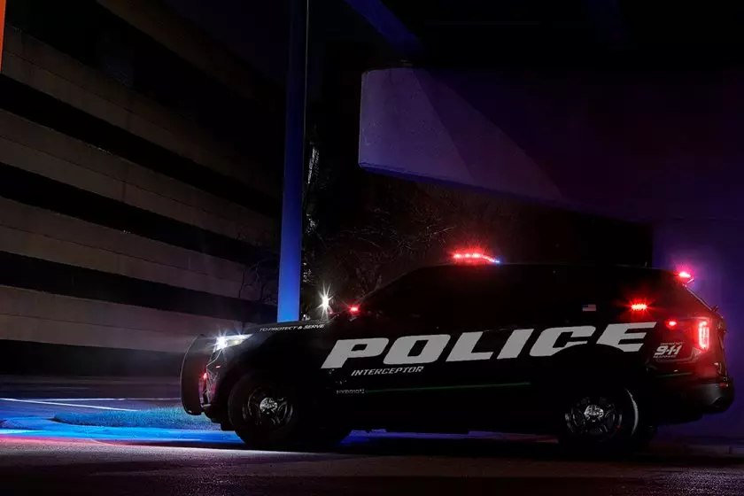 Novi Ford Police Interceptor postaje prvi hibridni SUV s ocjenom za potjeru 81391_2
