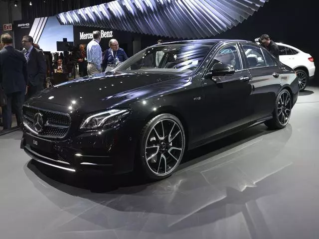 Mercedes-AMG E43 ankommer New York: This Is One Mean Sedan 81544_1