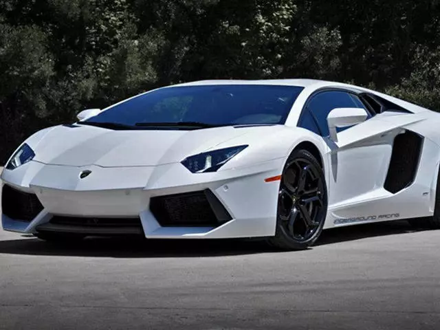 Ko'rish kerak: 1200 ot kuchi Underground Racing Twin-Turbo Lambo Aventador 81612_1