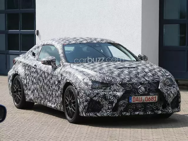 Lexus RC F Coupe zai fara halarta a Detroit? 81671_1