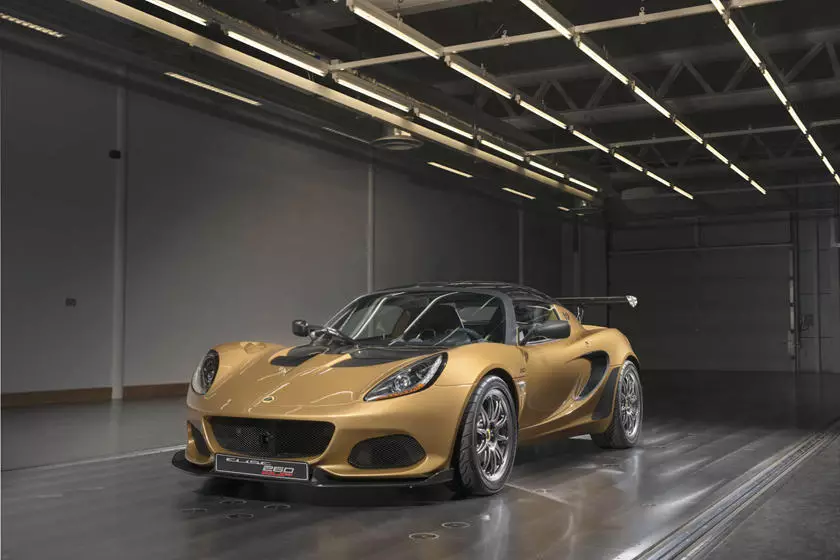 Lotus slaví 70. narozeniny spálením velkého množství kaučuku 81702_1