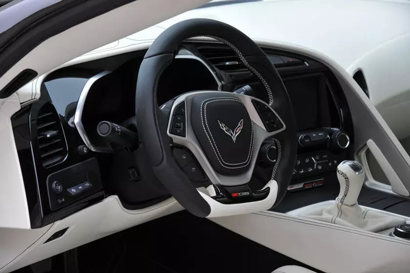 El interior del Chevrolet Corvette Z06 se actualiza para competir con los mejores de Europa 81913_9