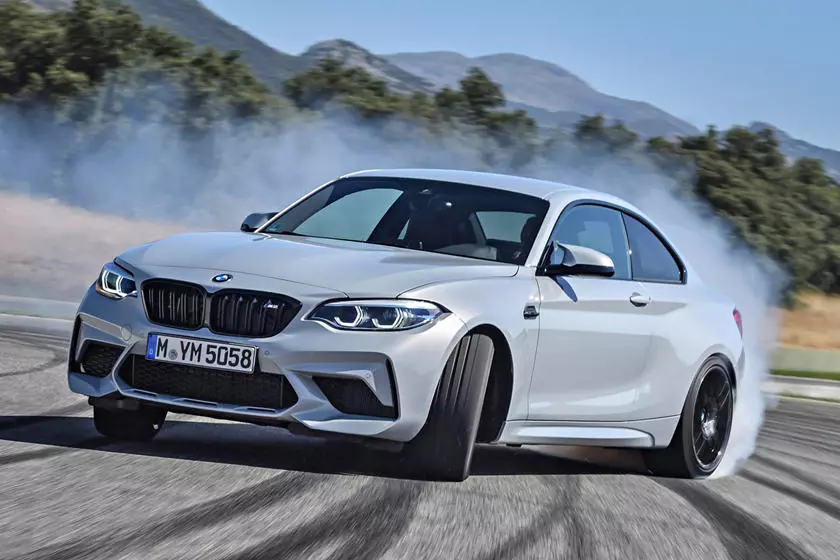 Shikoni BMW M2 Competition që vendos një tjetër rekord botëror të çuditshëm 82227_2