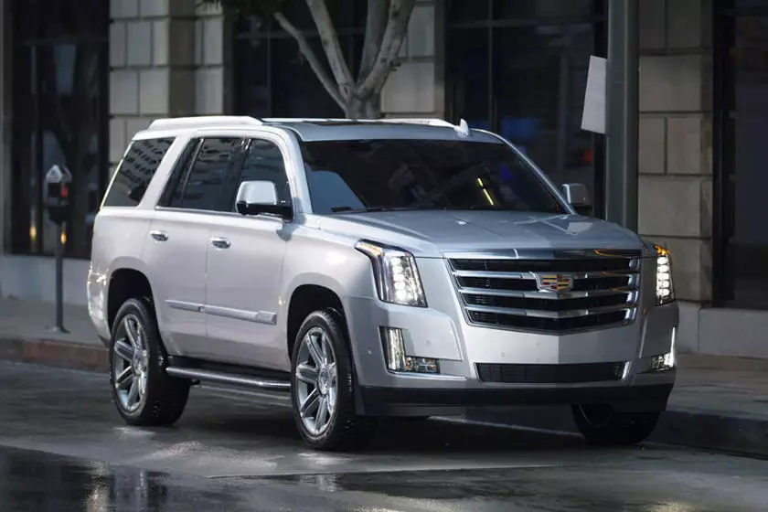 Ọgbọ na-abịa Cadillac Escalade nwere ọkụ ọkụ ọhụrụ 8225_6