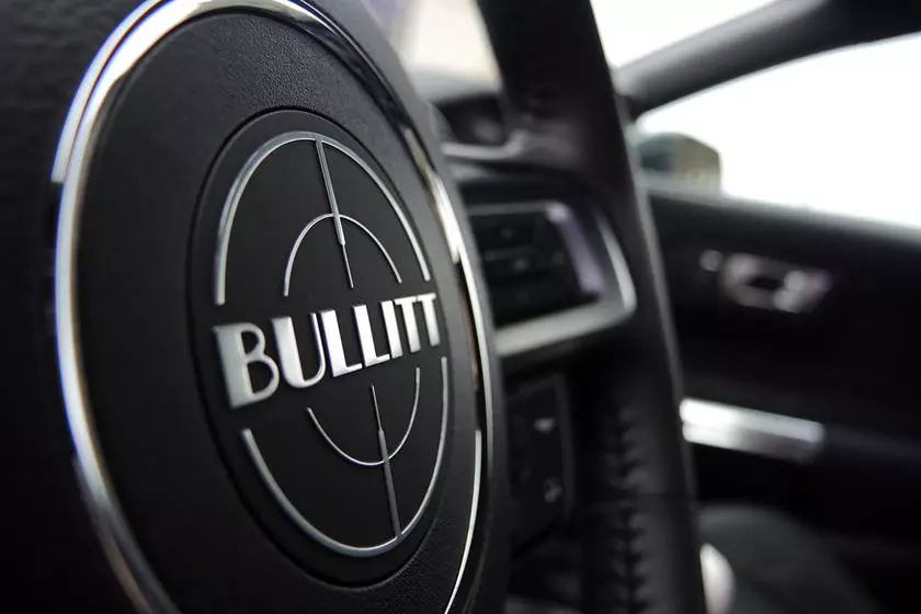 2019 -2020 Ford Mustang Bullitt ohjauspyörän tiedot