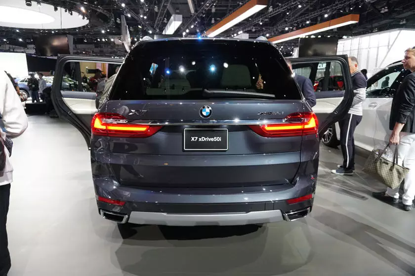 Tá cuma ollmhór ar an Miotal fós ag BMW X7 Uile-Nua 8247_3