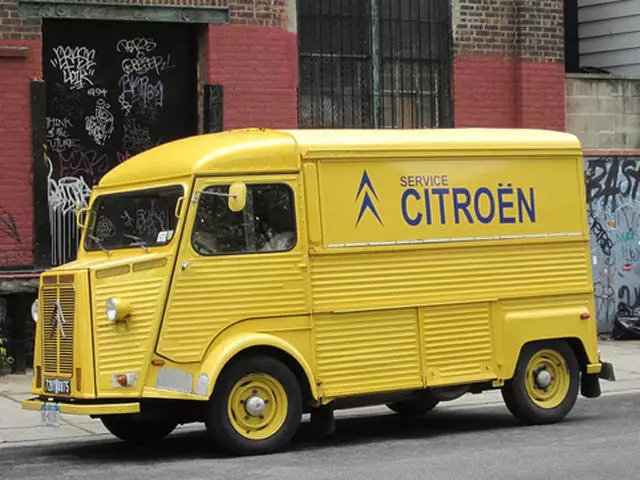 කිසිවෙකු ඉල්ලා නොසිටි මෝටර් රථ: Citroen H වෑන් 82577_1