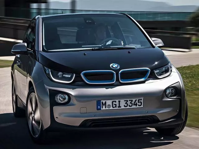 Тесла Дизайнеры BMW i3 белән IKEA Мебель белән чагыштыра 82601_1