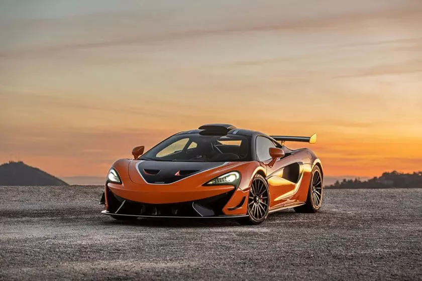 Пилотите на McLaren F1 се състезават с шефа си в Силвърстоун 8275_7