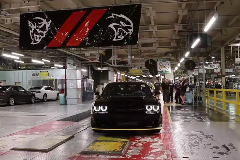 Spektu La Lastan Dodge Challenger SRT Demon Roll Off The Assembly Line 82939_12