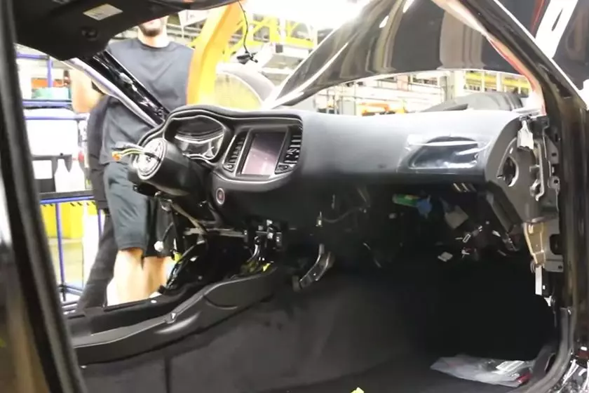 უყურეთ The Last Dodge Challenger SRT Demon Roll Off The Assembly Line 82939_8