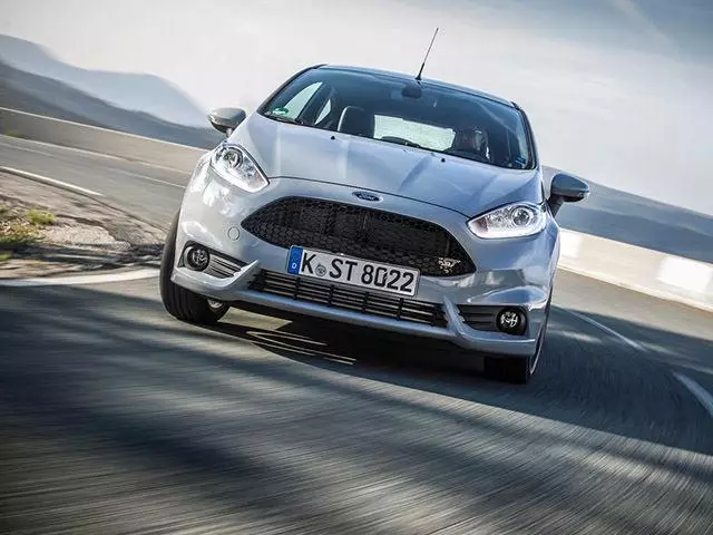 Ford n jẹ ki a duro ni ọdun miiran fun Fiesta ST ti nbọ 82982_2