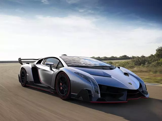 Vairāk nekā 5900 Lamborghini Aventador un 12 Veneno atsaukti ugunsgrēka riska dēļ 83320_1