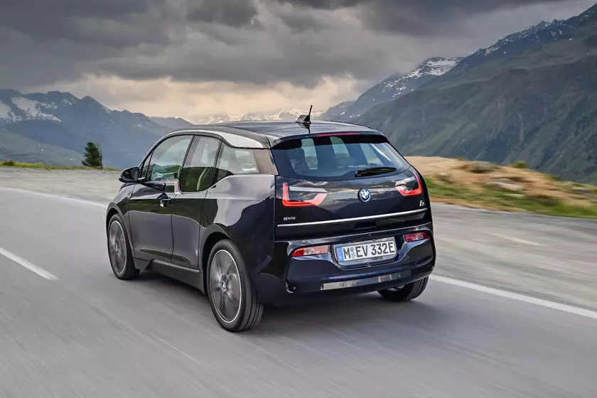 2018-2019 BMW i3 હેચબેક રીઅર વ્યૂ ડ્રાઇવિંગ