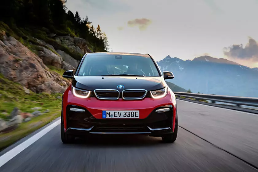 2018-2019 BMW i3 Hatchback Widok z przodu Jazda