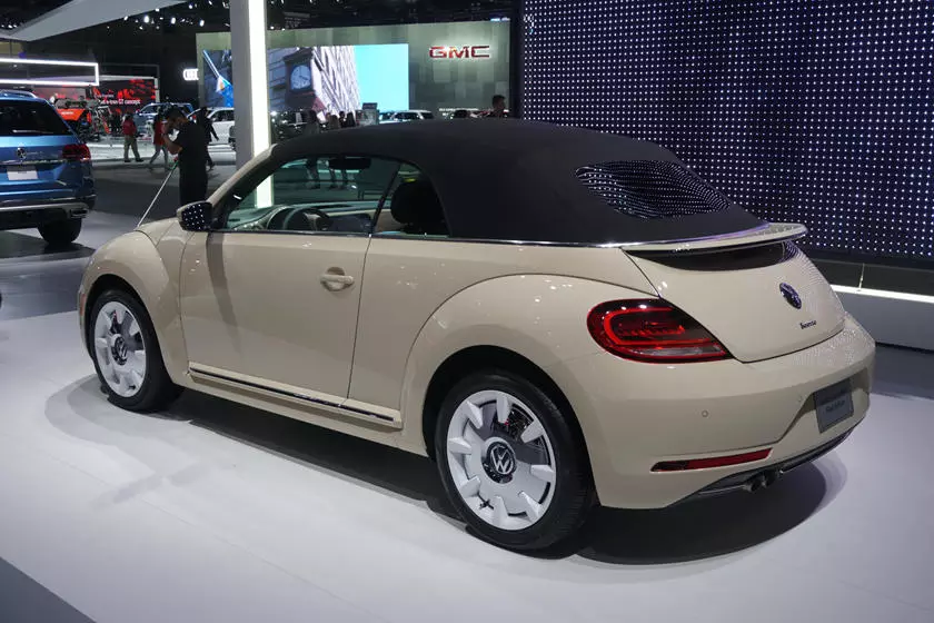 Ang Volkswagen Beetle Katapusan nga Edisyon Nanamilit Sa Usa ka Icon 8360_12