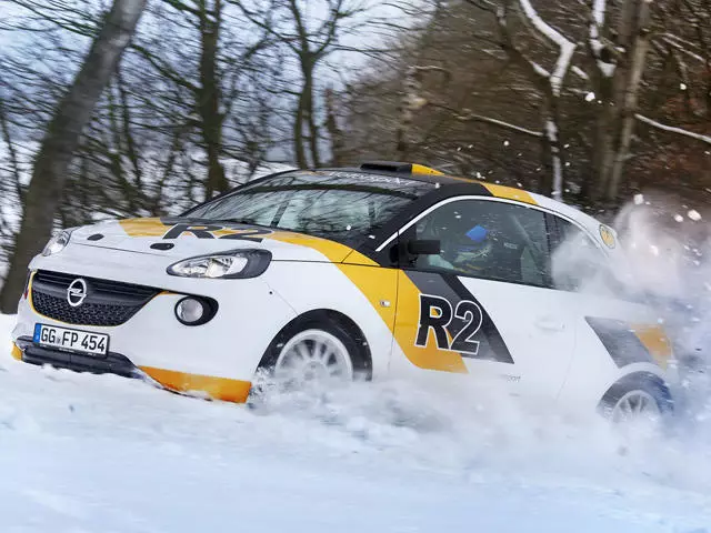 Opel Adam R2 Rally Concept odhalen 83627_2