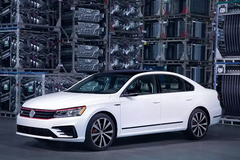 Konnt dëst eisen éischte Bléck op den neie Volkswagen Passat sinn? 83754_4