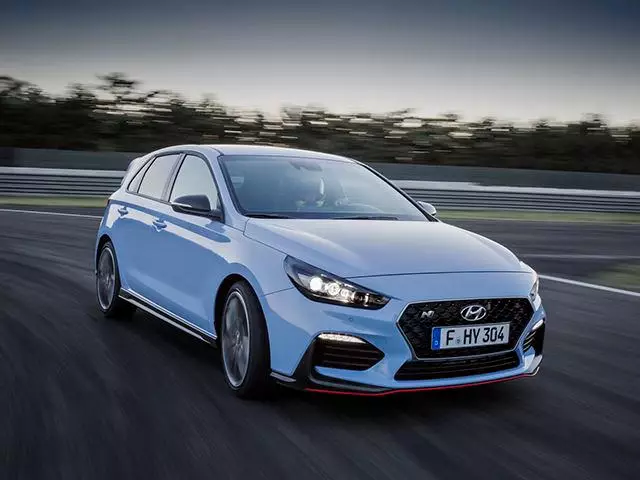 خىيۇنداينىڭ تۇنجى قىزىق دۇكىنى بۇ يەردە: 271-HP Hyundai i30 N. بىلەن تونۇشۇڭ 83829_3