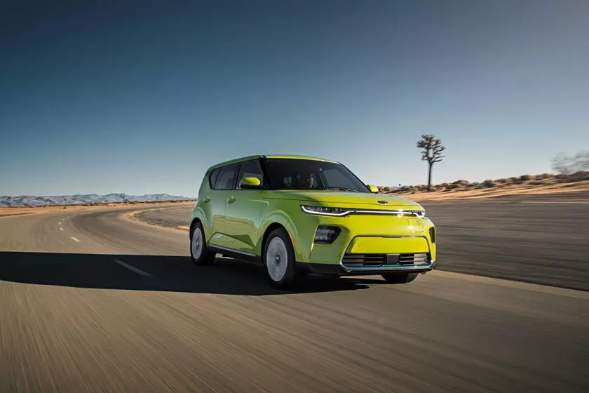 2020 Gyrru Golwg Blaen Kia Soul EV