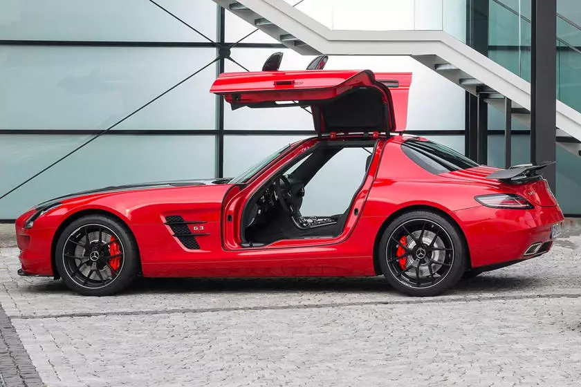 2014-2015 Mercedes-Benz SLS AMG Coupe Side View မောင်းနှင်ခြင်း။