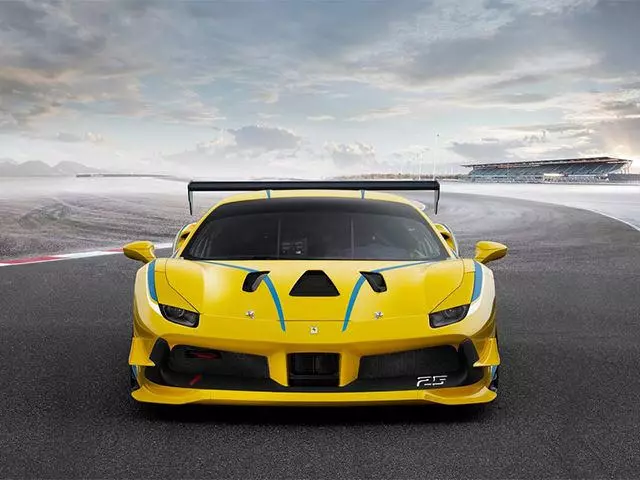 Hittu Ferrari 488 Challenge, öflugasta áskorunarbílinn frá upphafi 84072_1